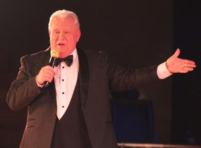 Billy Martin's Cole All Star circus visits Williamson and Clark Wood ...