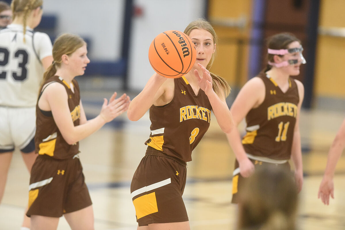 Ball just wouldn’t drop in region opener for Rockets | Sports ...