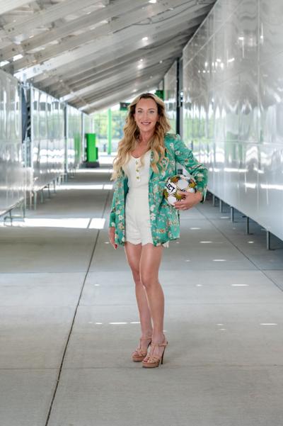 Leading Ladies: Beth Hourigan | Leading Ladies | topsinlex.com