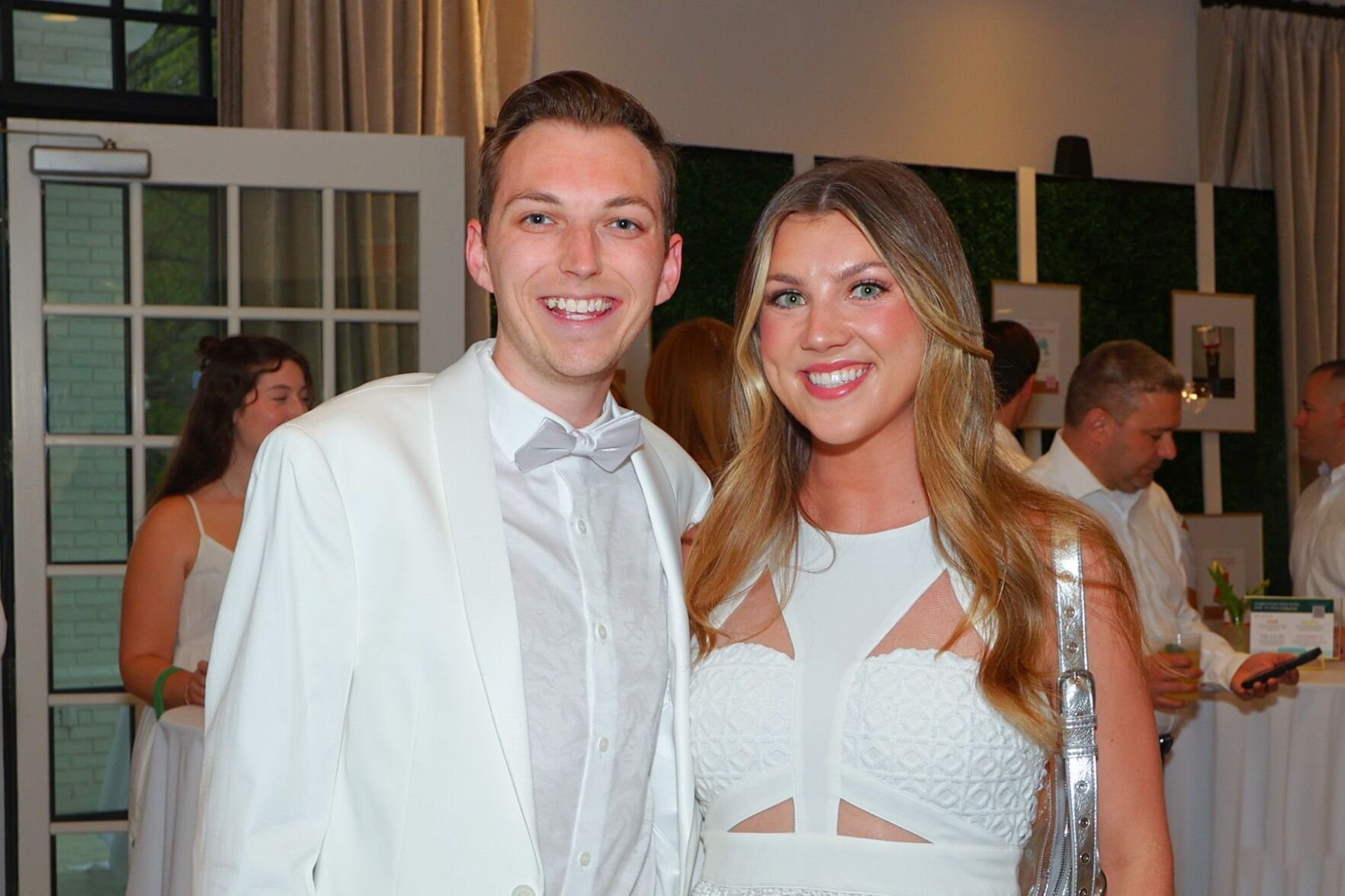 Night In All White | Photo Galleries | topsinlex.com