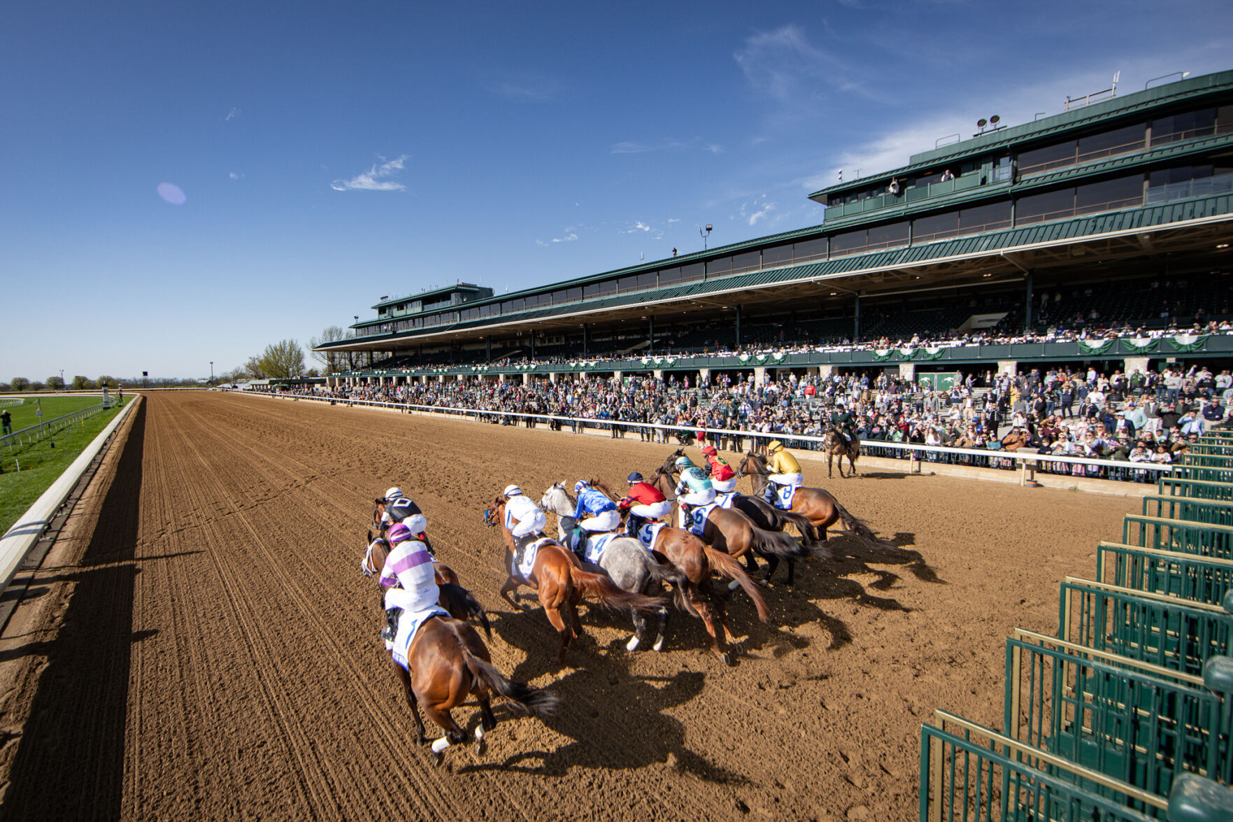 Keeneland Spring Racing | Photo Galleries | topsinlex.com