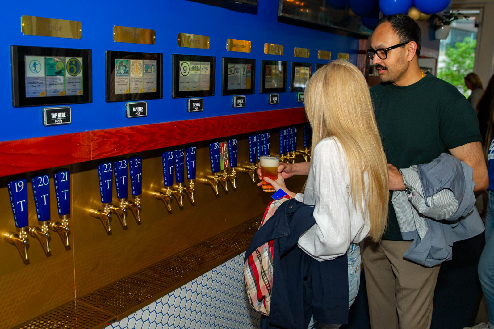 Tapster Grand Opening | Photo Galleries | topsinlex.com