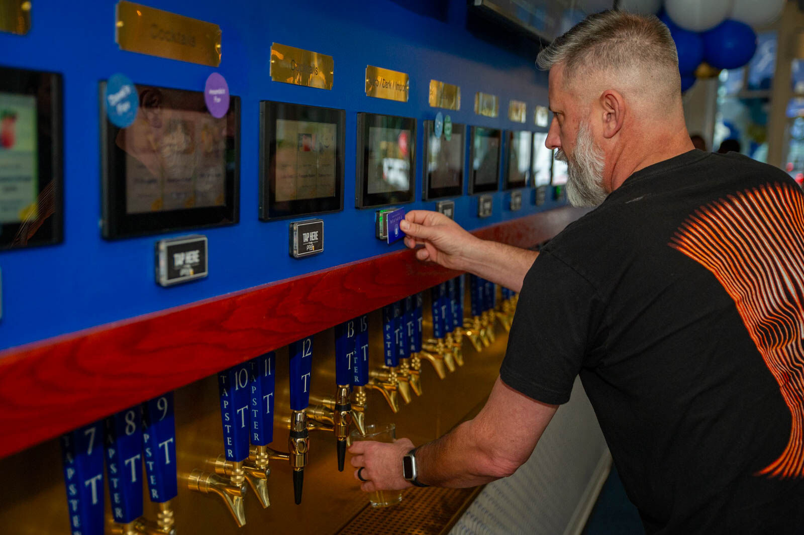 Tapster Grand Opening | Photo Galleries | topsinlex.com