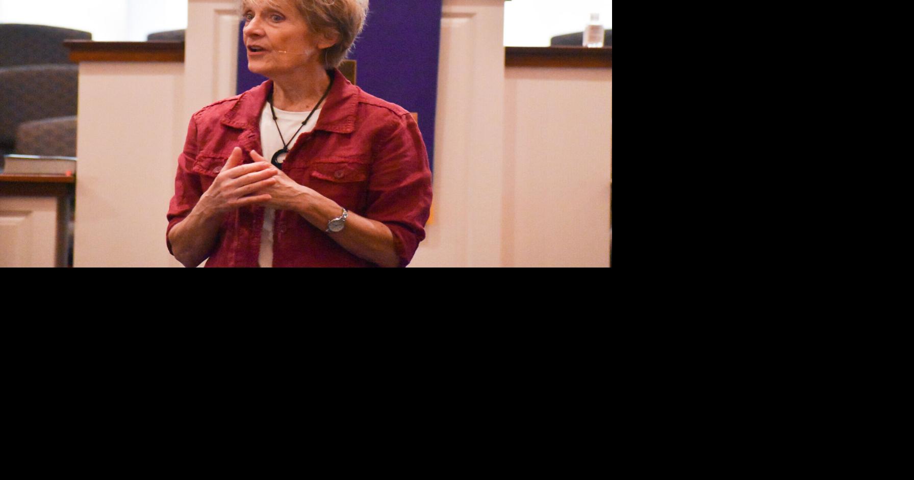 Hydock recounts first Alabama experience through storytelling | News ...