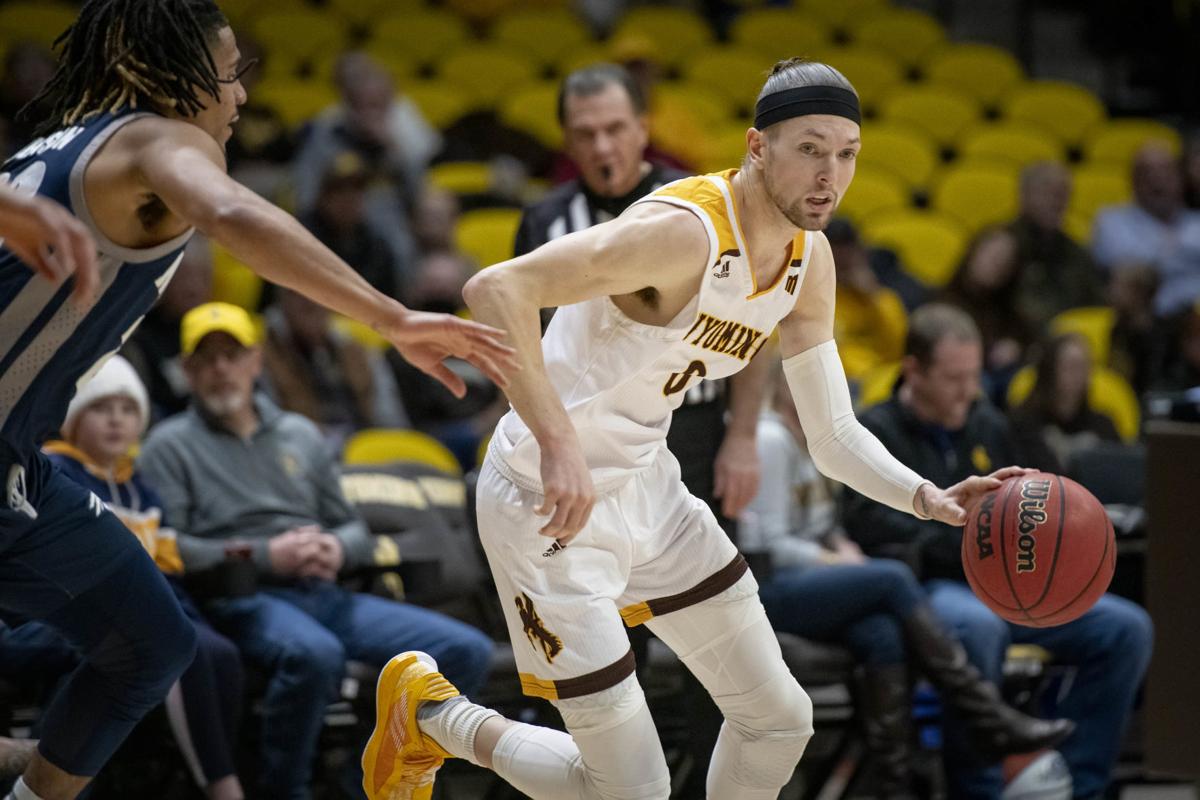 Jake Hendricks' 27 points can't keep Wyoming from winless home league slate