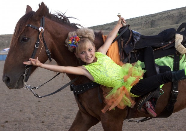 Kid trick riders a treat for Wyoming rodeo crowd