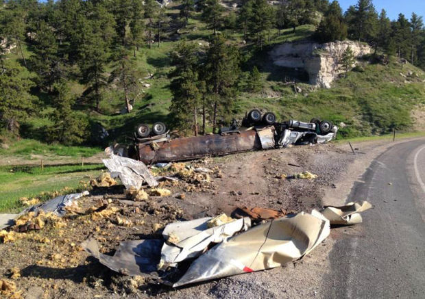 Tanker spills hot oil near Hartville