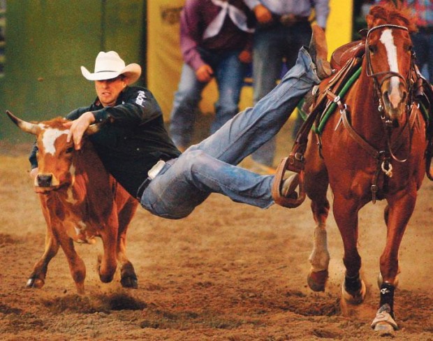 Former Casper College and UW steer wrestler balances rodeo and family