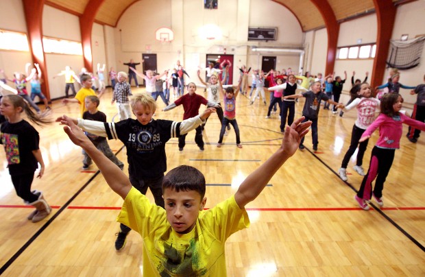 Casper elementary school joins world record attempt