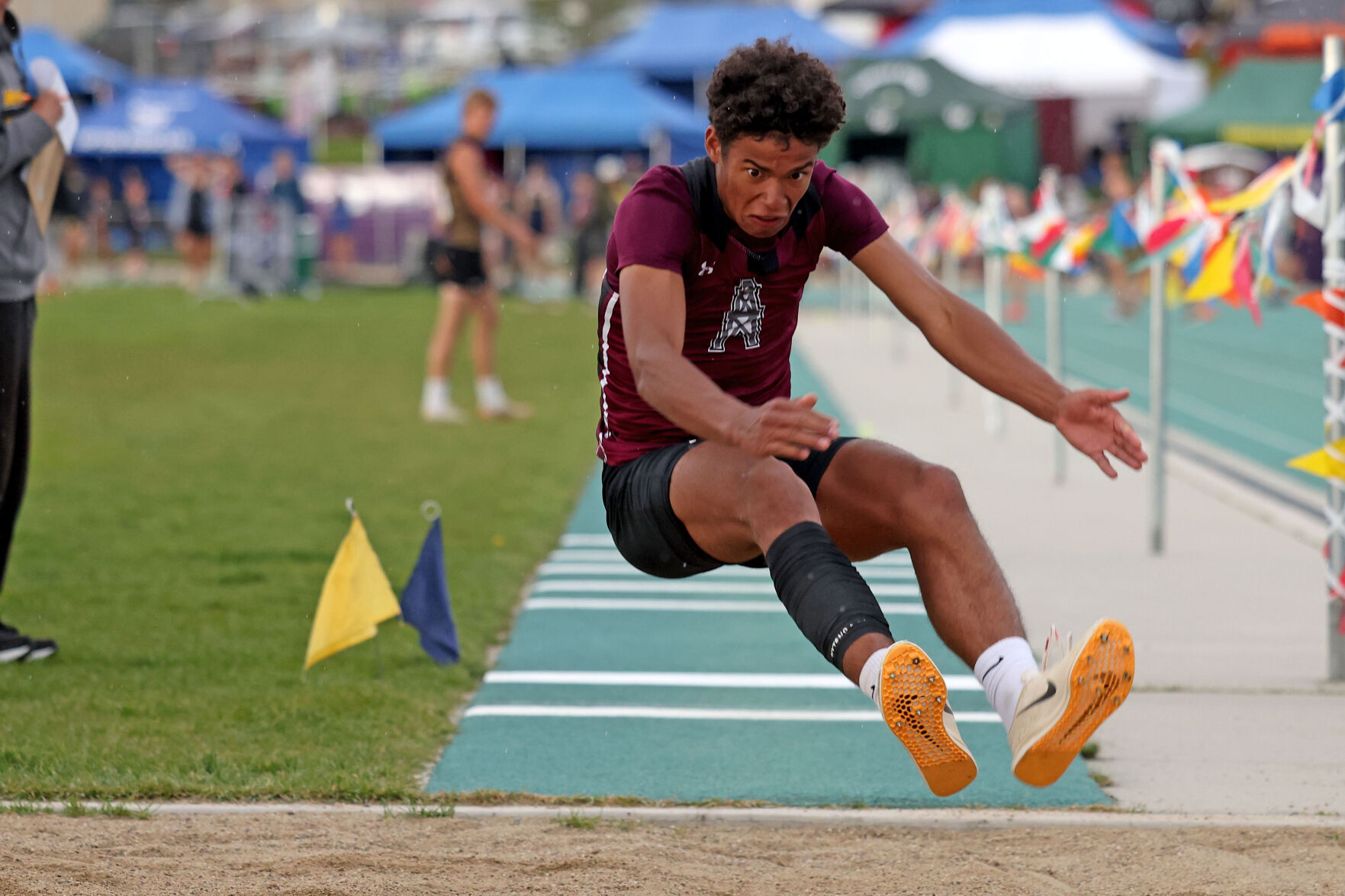 Kelly Walsh's Landon Walker sets state triple jump record