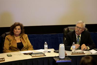 Casper city council swears in new mayor, vice mayor