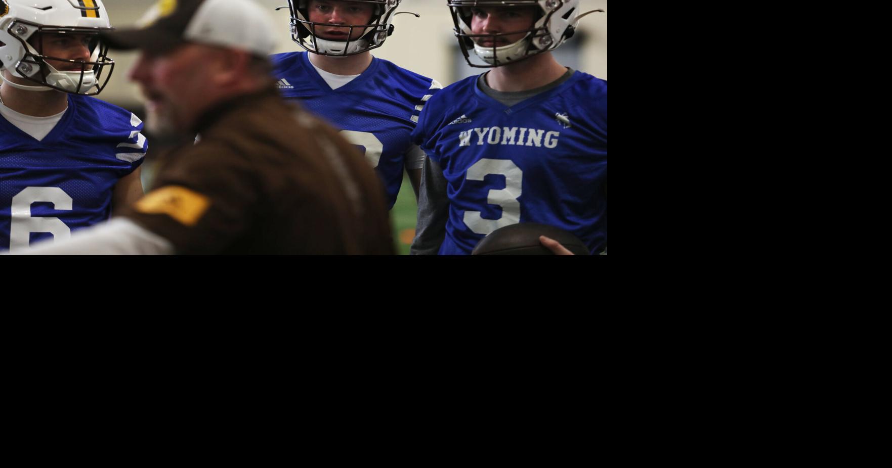 Wyoming OC Tim Polasek leaving for North Dakota State