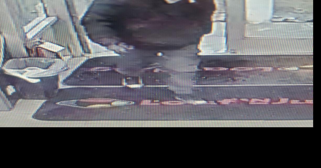 Man wielding a hatchet robs Casper Loaf 'N Jug