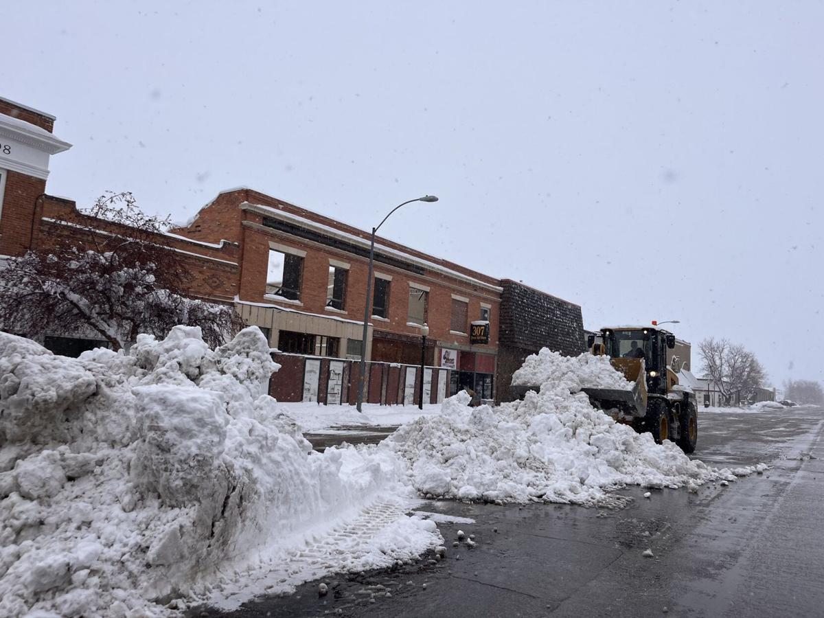 Record-breaking blizzard: Storm drops whopping 26.7 inches over Casper