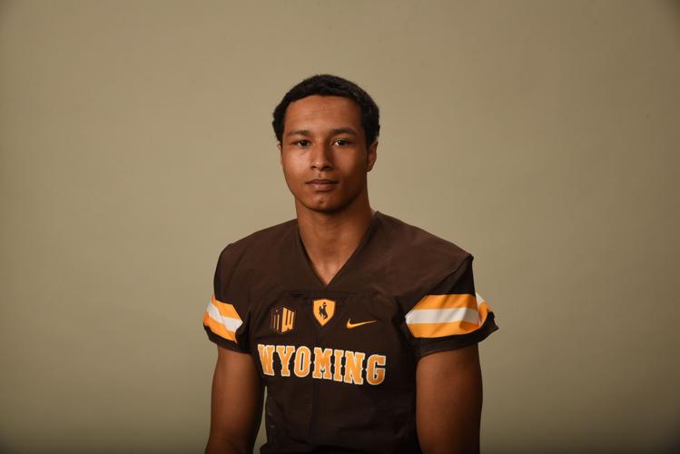 Jared Scott, Avante' Cox bring size, speed to Wyoming's receiving corps