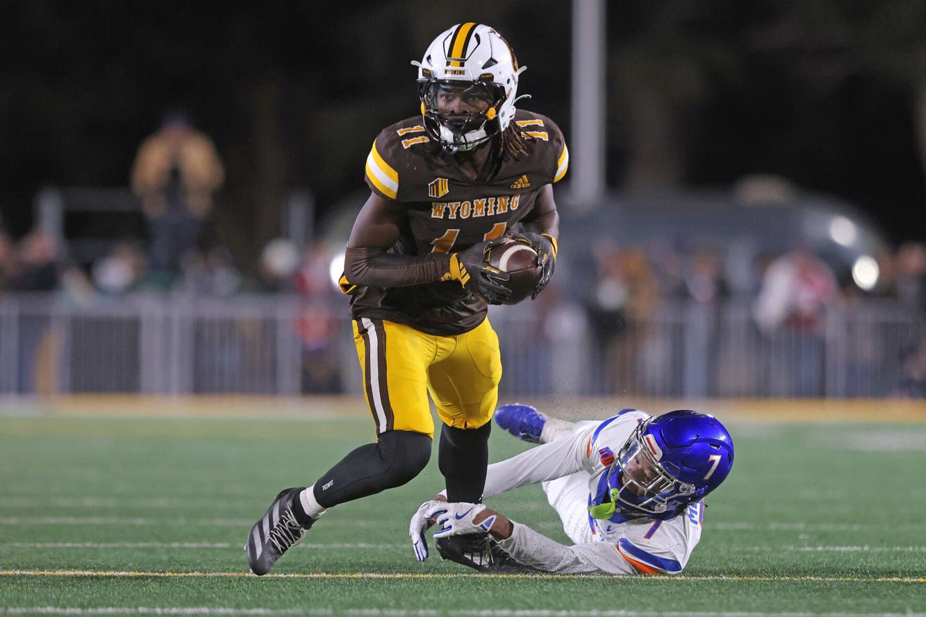 Wyoming's Stevenson enters portal; Williams, Sunn find homes