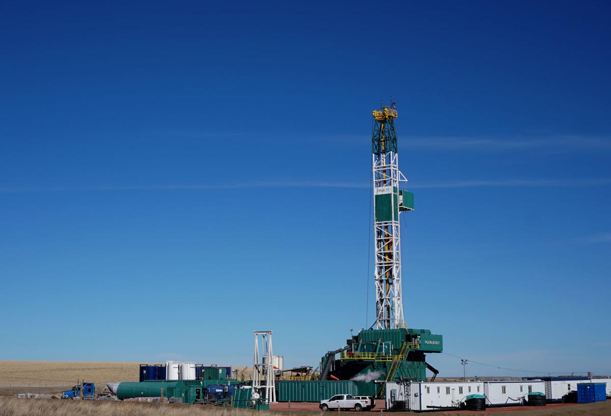 US rig count rises 7 this week to 908