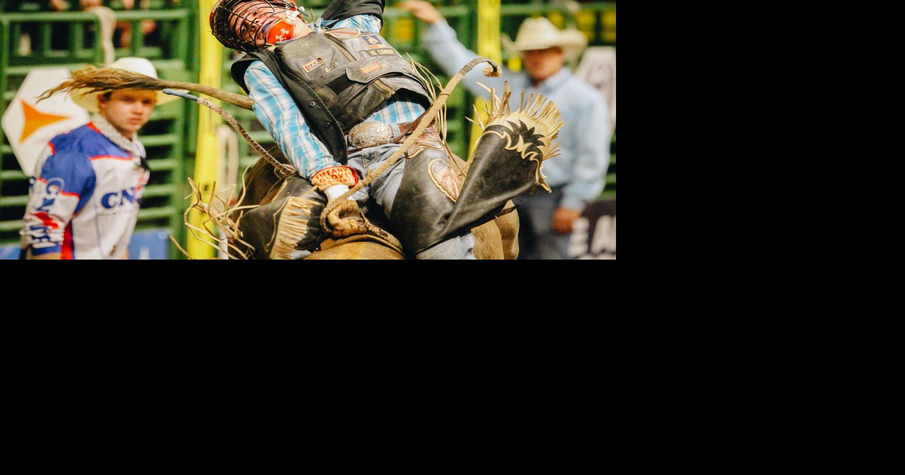 Casey Roberts wins first go-round of bull riding at College National ...