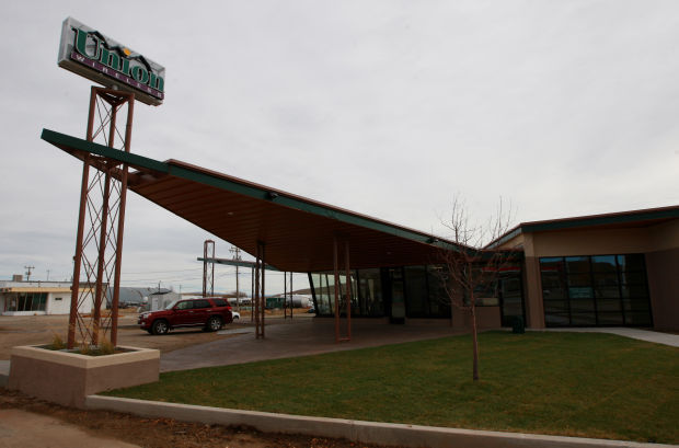 Union Wireless turns retro Rawlins gas station into business opportunity