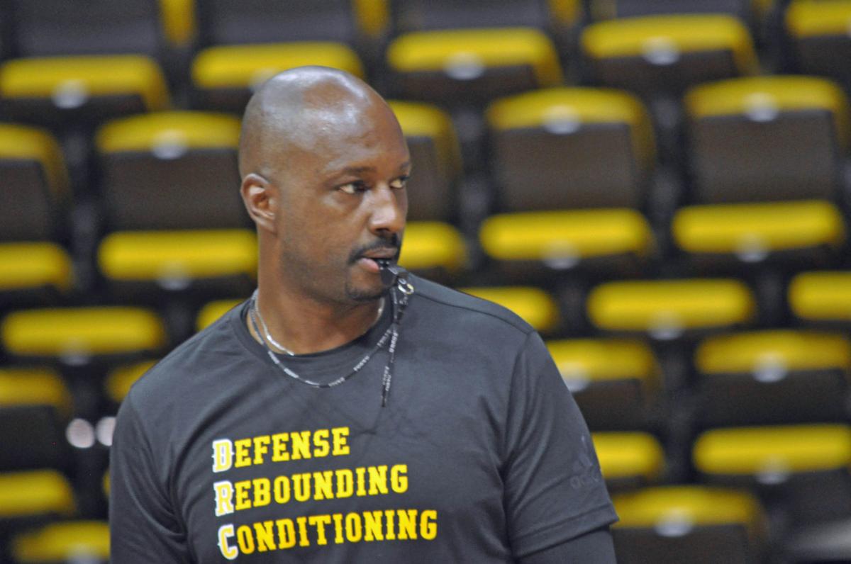 Wyoming men's basketball holds first practice