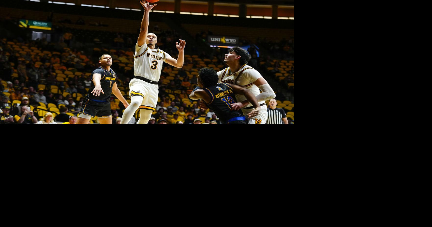 Khaden Bennett ascending down the stretch for Wyoming