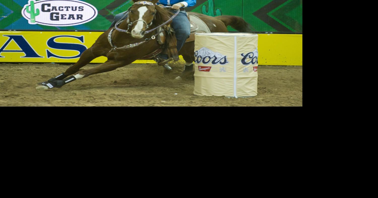 Gillette's Cassidy Kruse wins 1st round of barrel racing at National ...