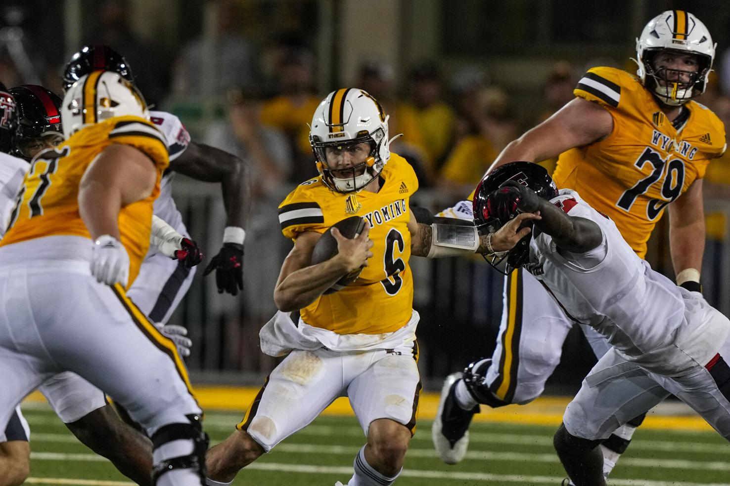 Pokes QB1 Andrew Peasley passed baton to Evan Svoboda