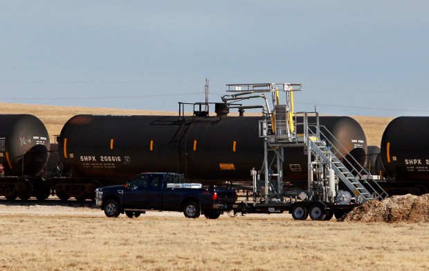 Oil-by-rail gaining steam in Wyoming, nationwide