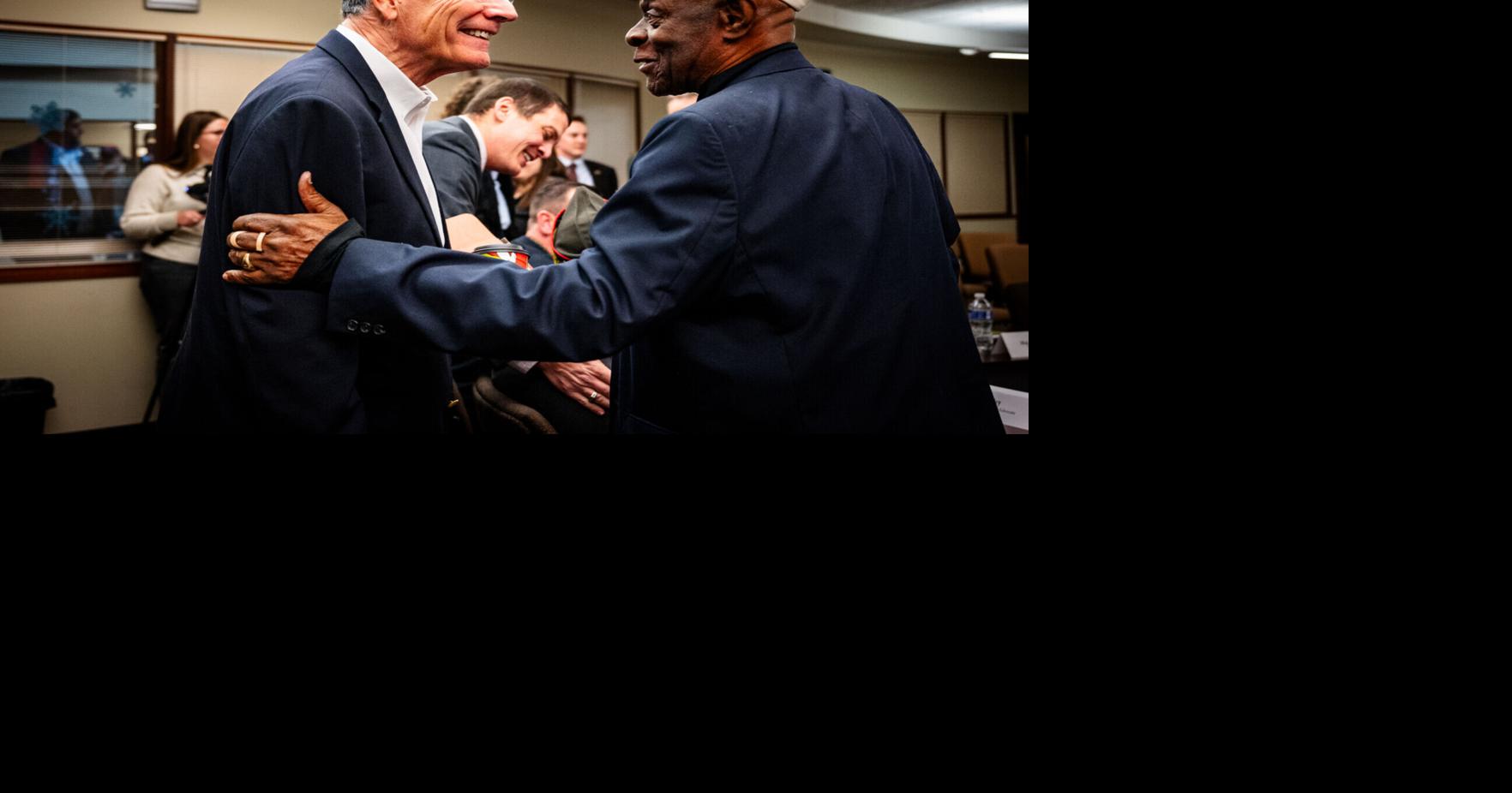 Barrasso hosts VA secretary to hear Wyoming veteran concerns