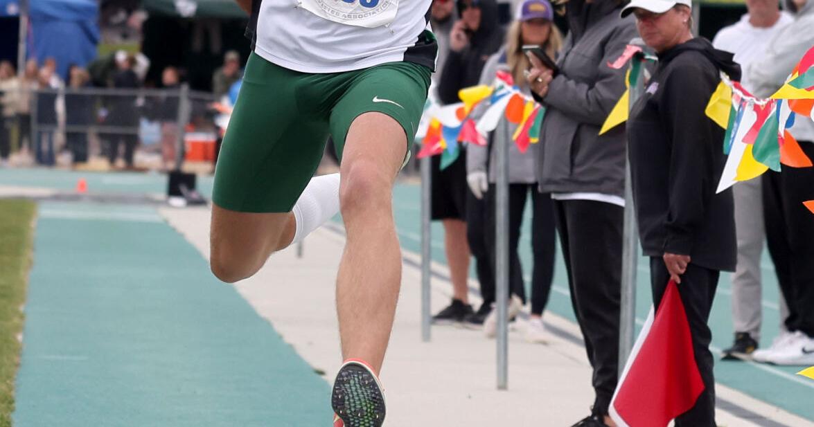 Kelly Walsh's Landon Walker sets state triple jump record