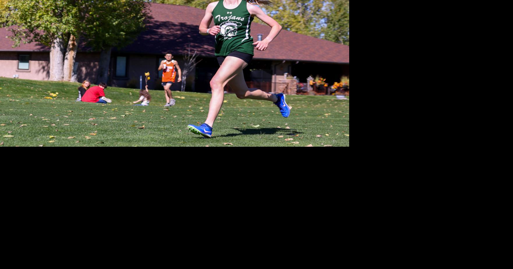 Lexi Longhurst, Champ Ransom win cross country meet