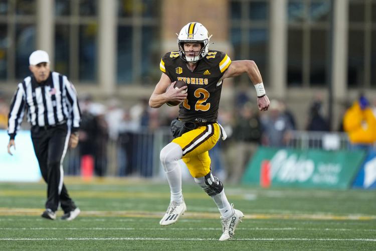 Wyoming football suffers last-second loss to Utah State