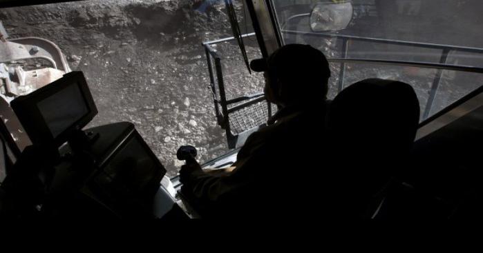 Wyoming shovel operator clears the way for coal