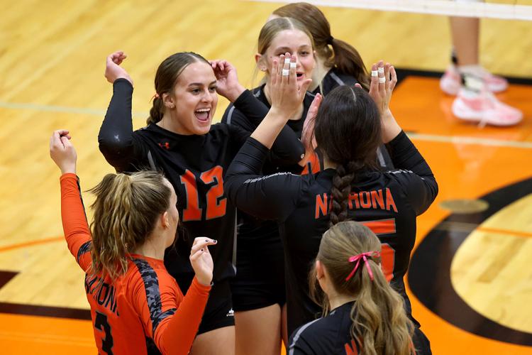 Kelly Walsh chases another Wyoming state volleyball title