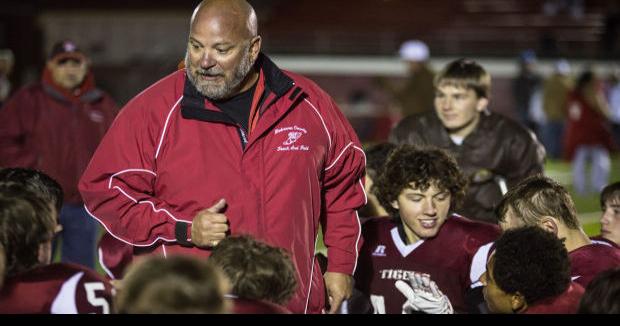 'Family-oriented' Lusk football team seeks elusive state title