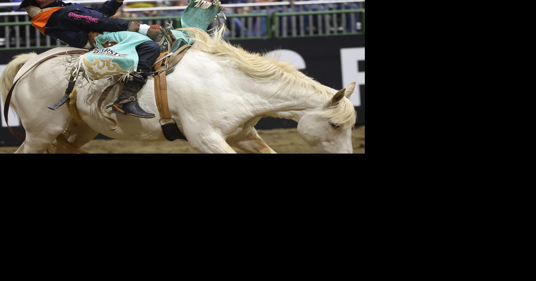 Miller starts strong at College National Finals Rodeo