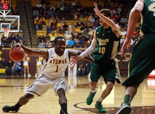 Colorado State Rams rough up Wyoming Cowboys