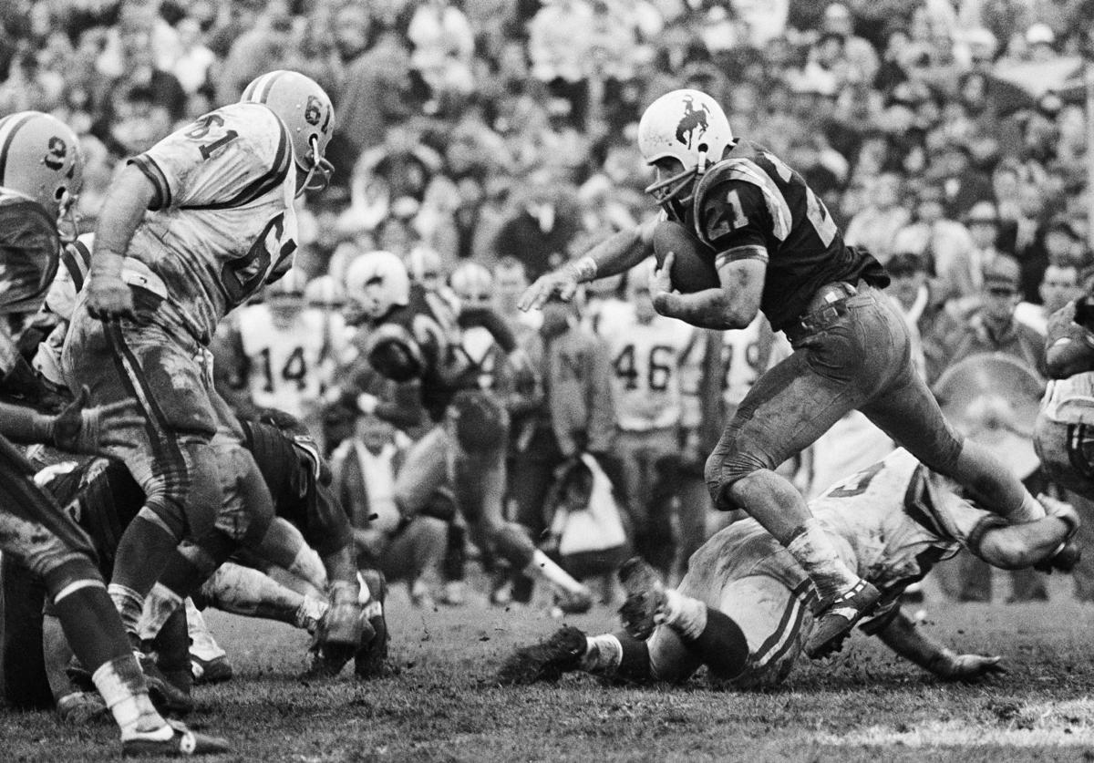 Wyoming star Jim Kiick, RB on famed '72 Dolphins, dies at 73 | Football ...