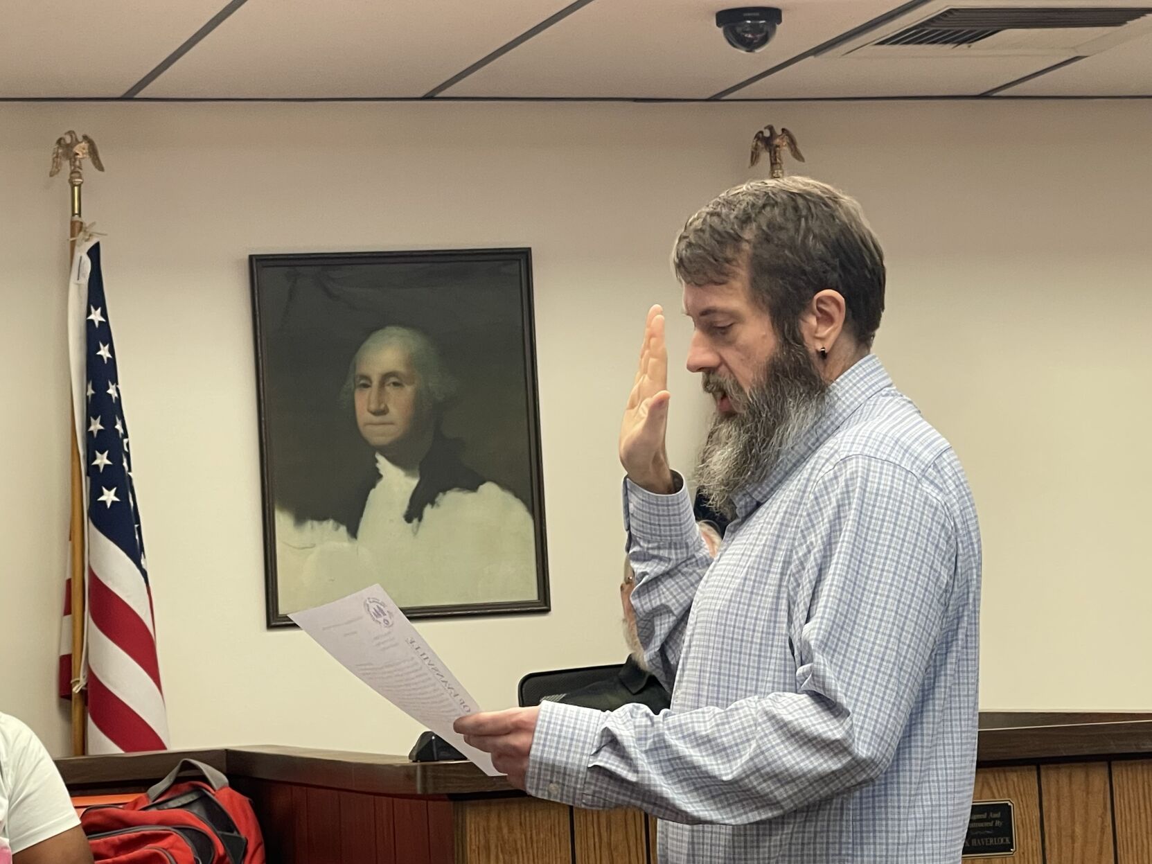 Former mayor Chad Edwards fills open Evansville council seat