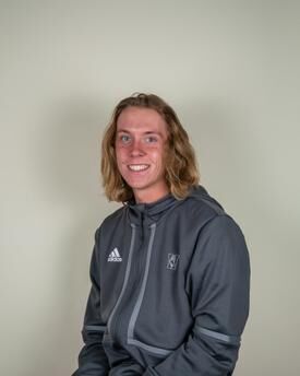 Wyoming's Ryker Holtzen sets school record in 3000-meter steeplechase