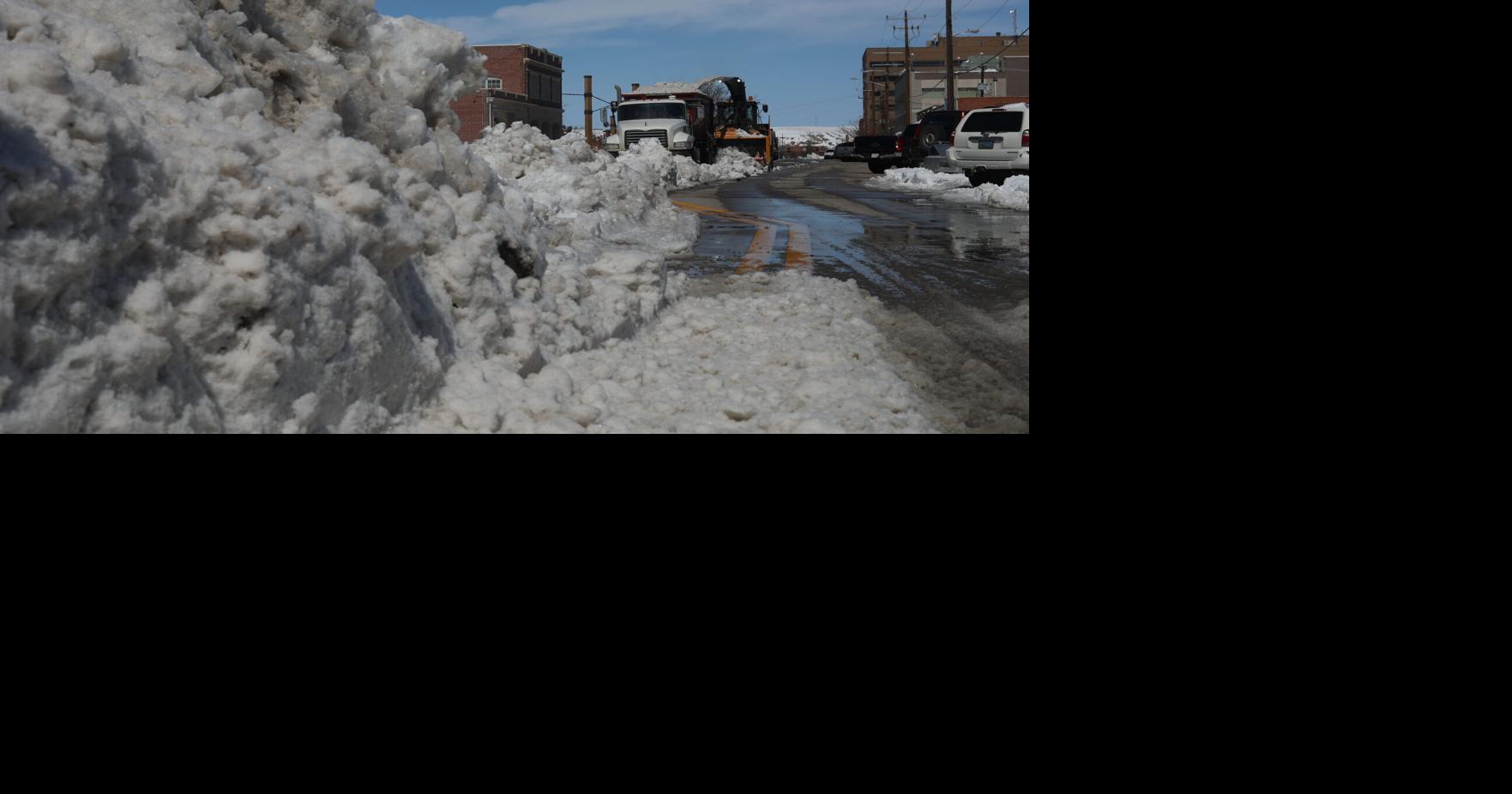 Casper brings in outside help to clear record snow