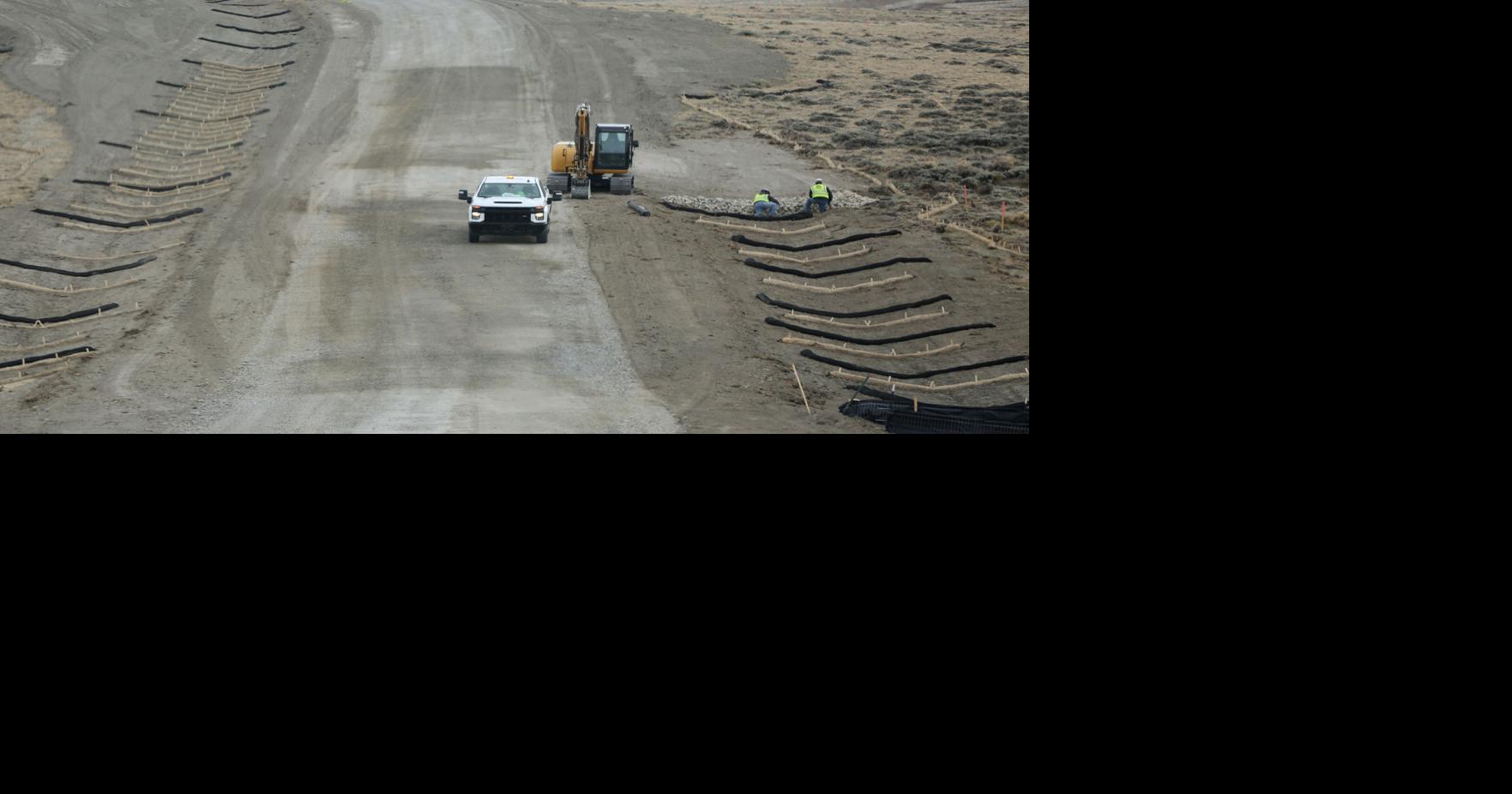 Construction resumes on wind project that has generated national attention