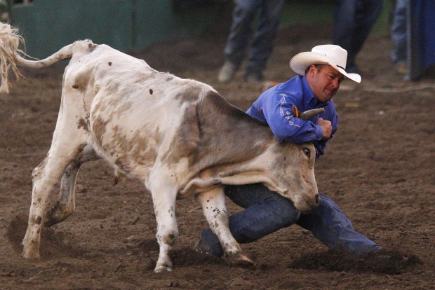 Sumpter blazes to commanding lead in steer wrestling at Central Wyoming ...