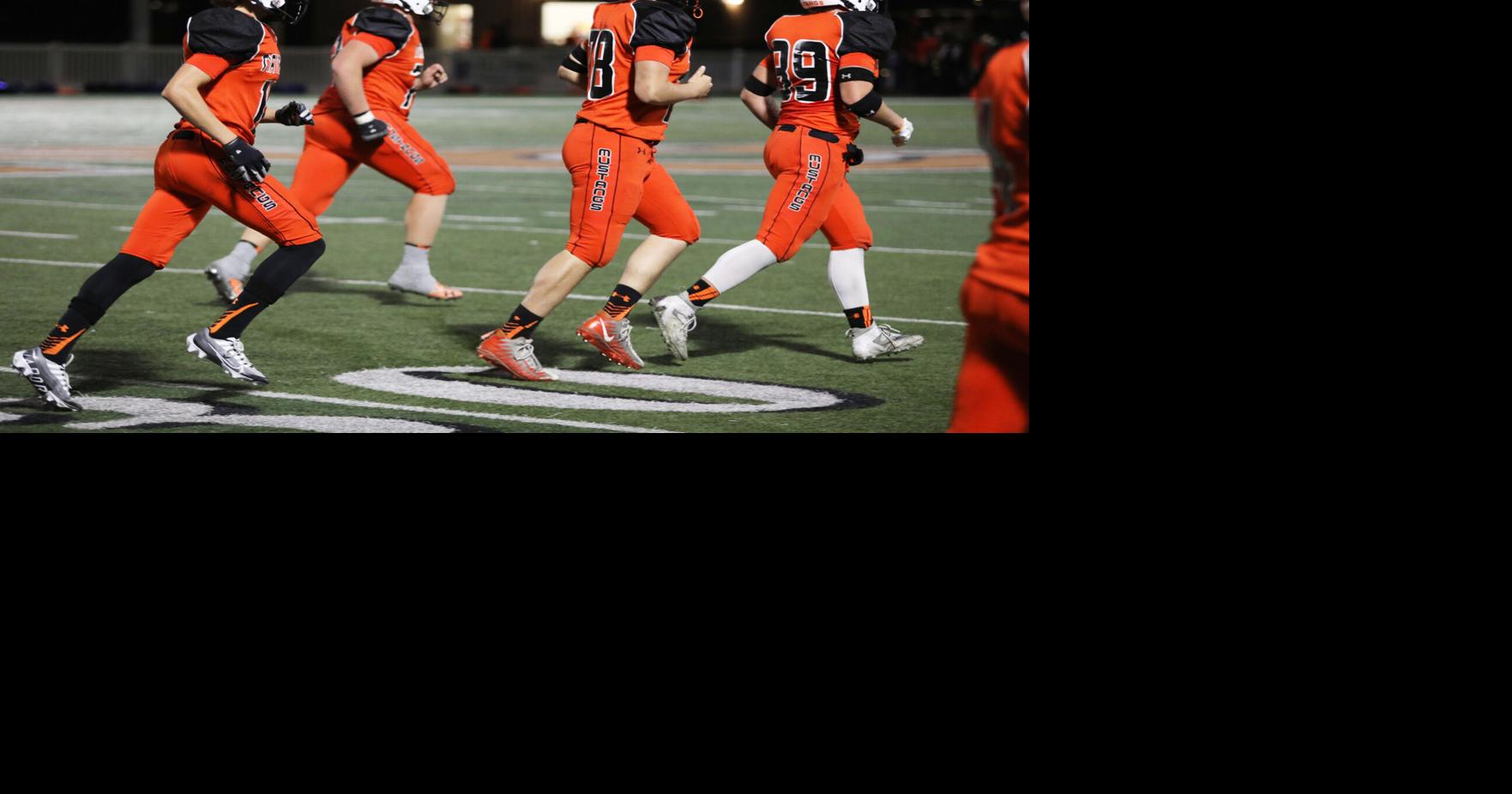 Natrona County football runs over Thunder Basin to earn the No. 3 seed