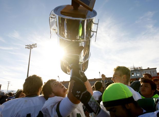 Star of Oil Bowls past cheers on new generation