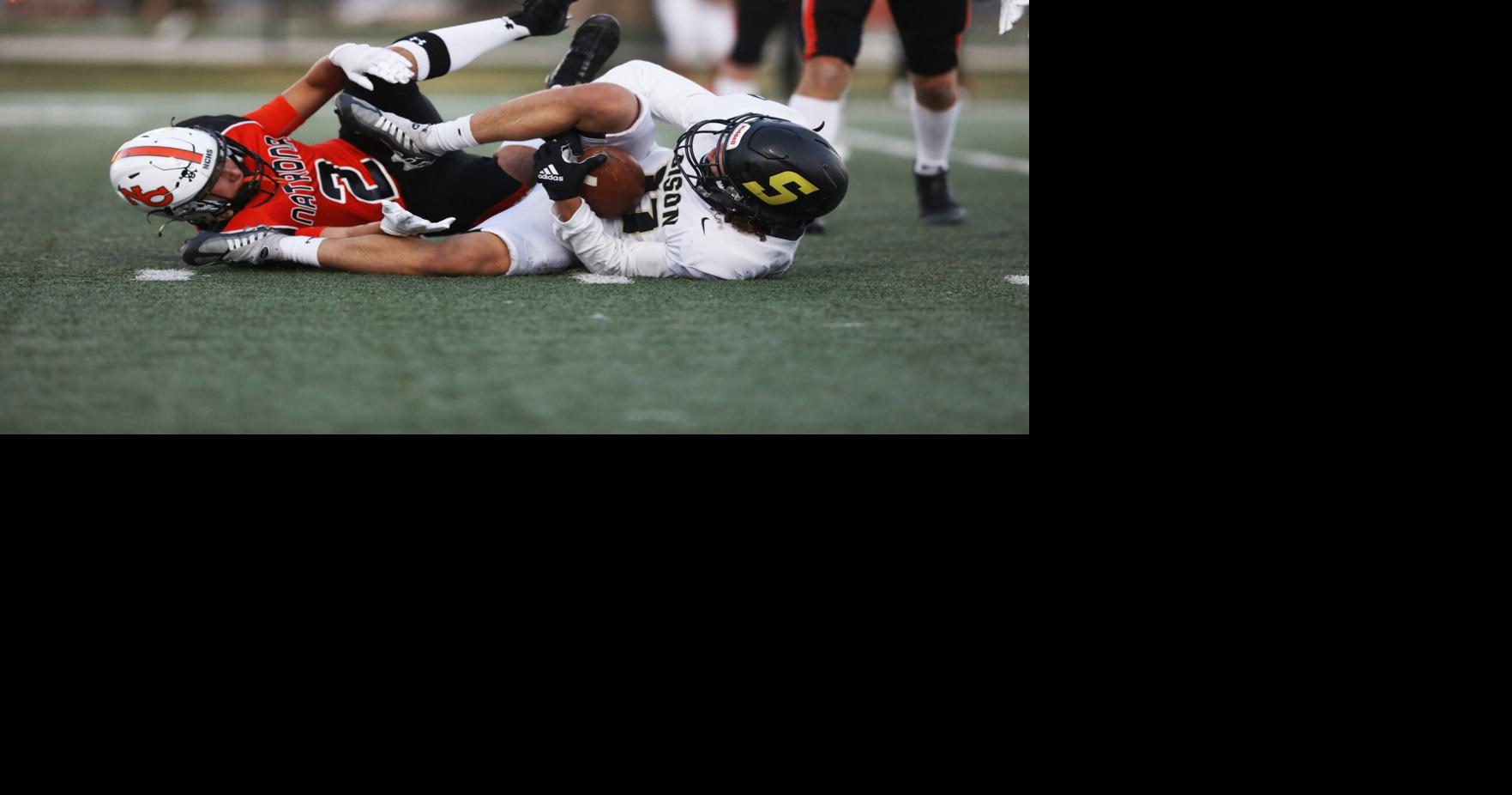 Natrona County football rolls over Cheyenne South to celebrate Homecoming