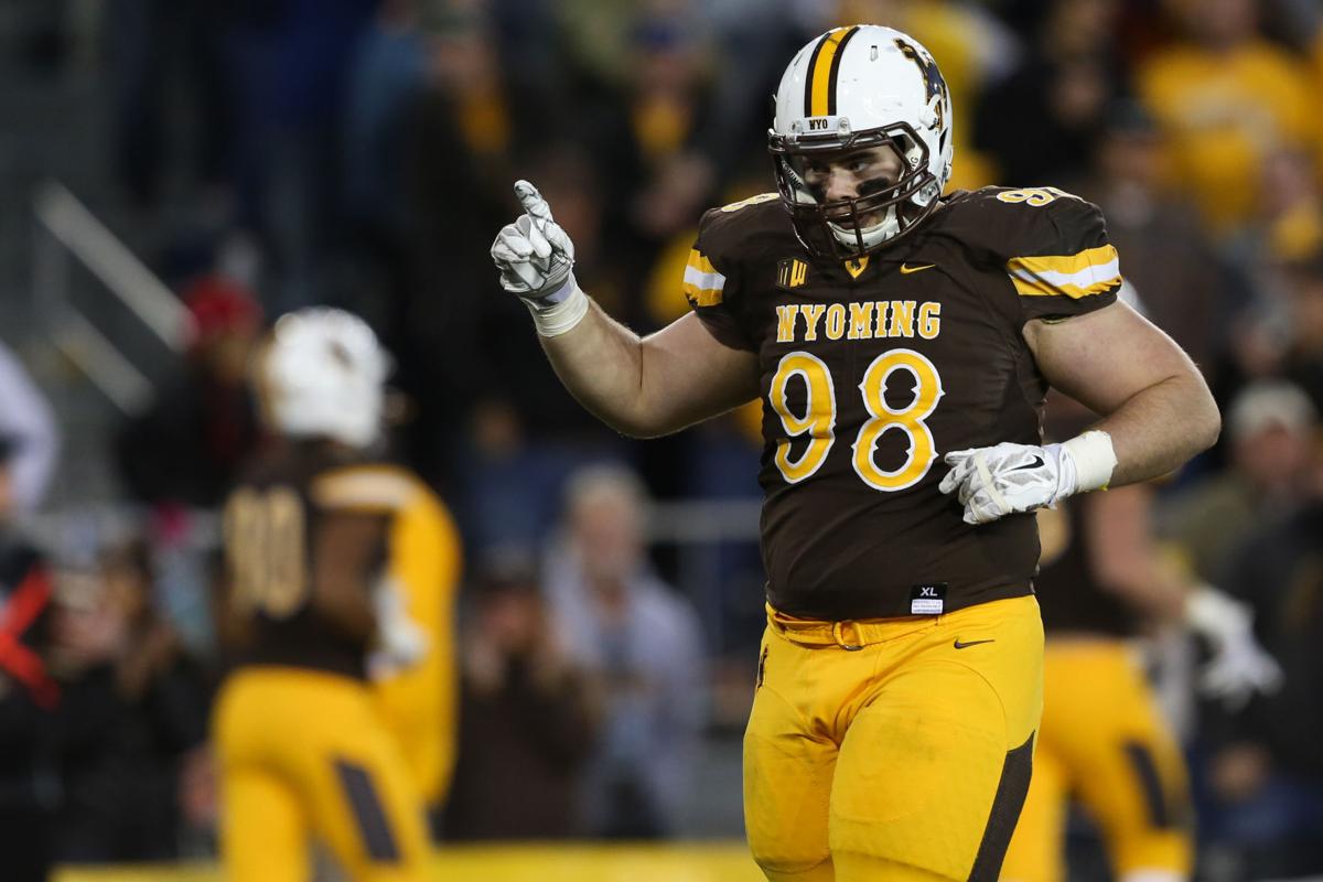 Dalton Fields makes switch from defensive tackle to offensive guard for ...