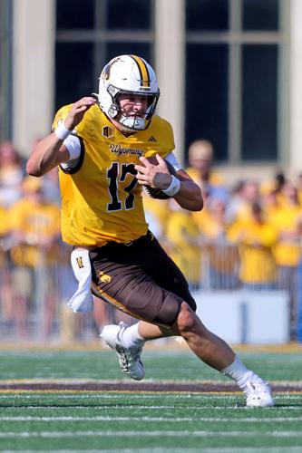 Wyoming names Kaden Anderson its starting quarterback