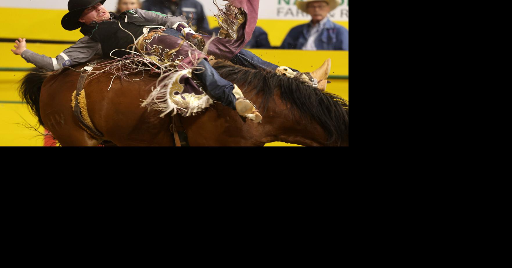 Powell saddle bronc rider Brody Wells wins 2nd round at NFR