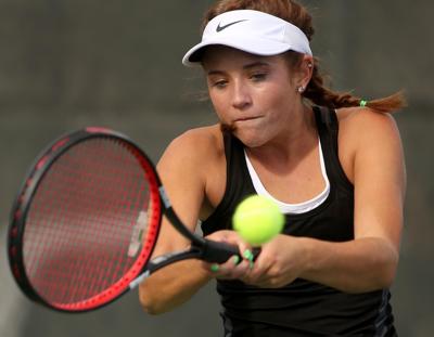 Kelly Walsh's Emily Applegate signs to play tennis at Sioux Falls